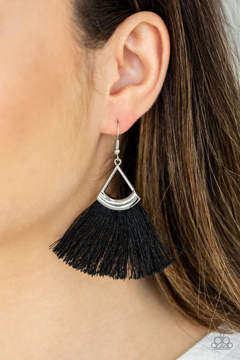 Paparazzi Tassel Tuesdays - Black – Glitzygals5dollarbling Jewelry Boutique